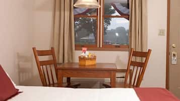 Cortinas/cortinados opacos, roupa de cama fornecida