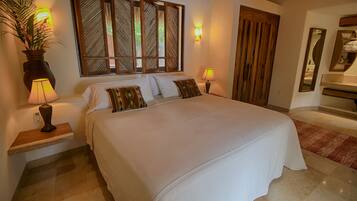 Luxury Suite, 1 Bedroom, Bayview | 1 quarto, lençóis de algodão egípcio, roupa de alta qualidade