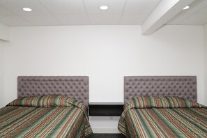 Secretária, Wi-fi grátis, roupa de cama fornecida 