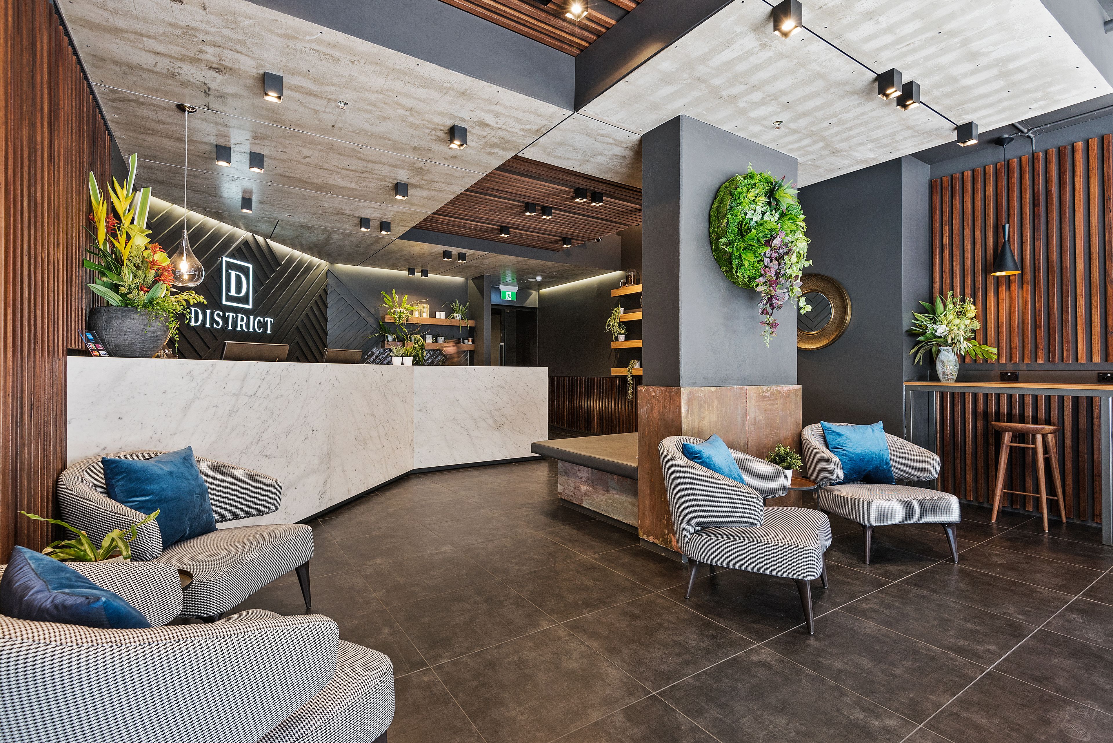 Área de estar no saguão