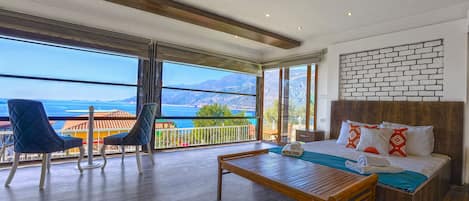 Quarto luxo | Frigobar, escrivaninha, espaço de trabalho para notebook