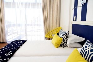 Quarto Twin | Secretária, secretária adequada para computadores portáteis 