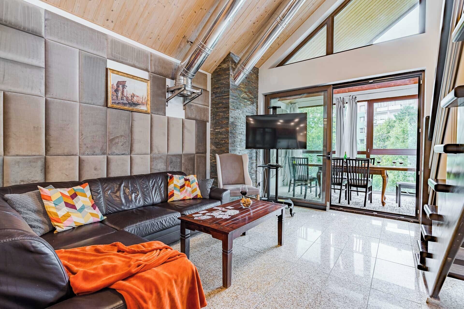 Apartamento exclusivo, 4 quartos, geladeira, no mezanino | Individualmente decorados, individualmente mobiliados, escrivaninha