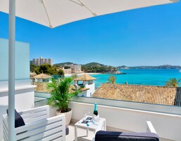 Quarto casal superior, vista para o oceano | Roupas de cama premium, edredons de pluma