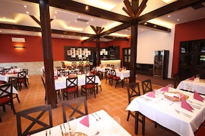 Café da manhã, almoço e jantar