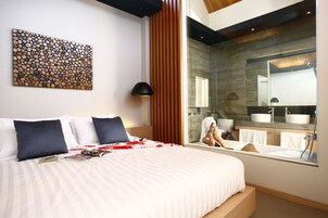 Roupa de alta qualidade, cofre no quarto, com decoração personalizada 