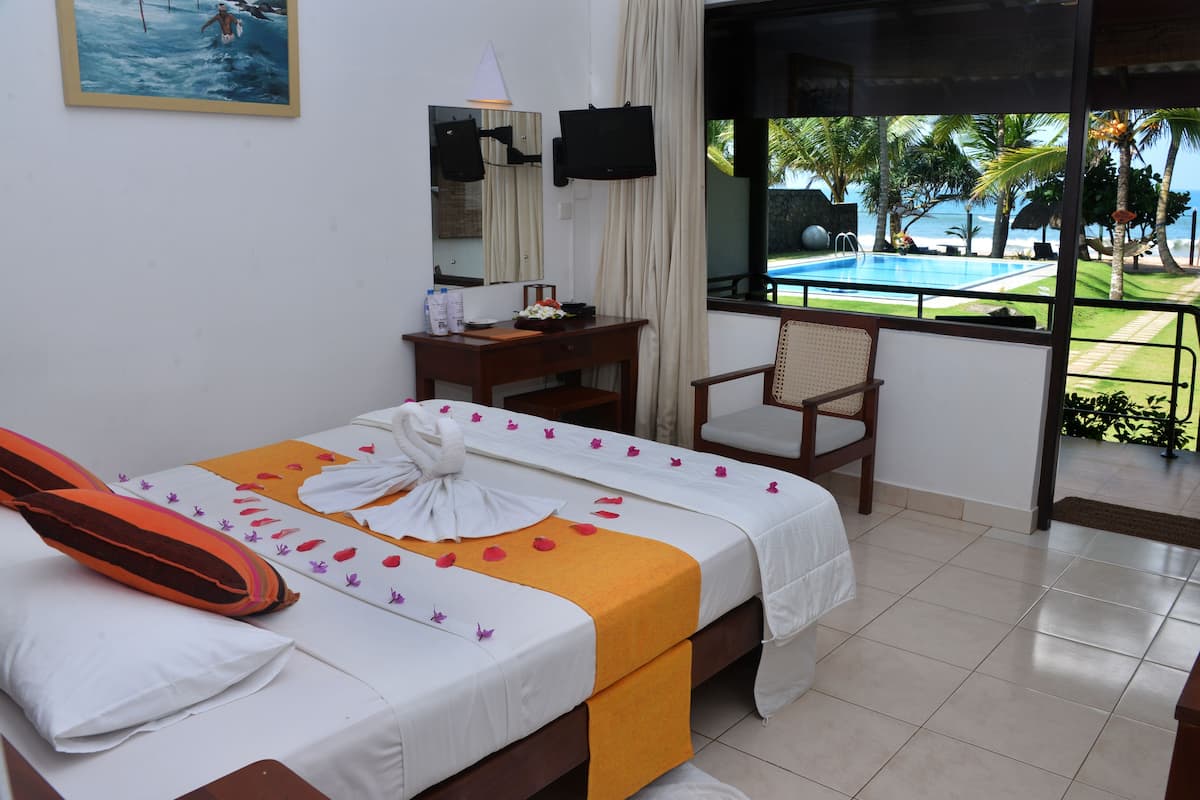Quarto casal standard | Frigobar, cofres nos quartos, escrivaninha