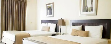 Quarto Familiar, 2 camas queen-size | Ferro/tábua de engomar, Wi-fi grátis, roupa de cama fornecida 