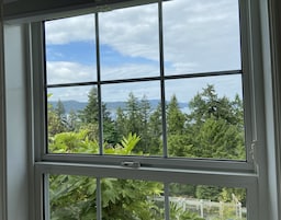 Quarto casal com design assinado, 1 cama Queen, vista para o mar | Vista do quarto