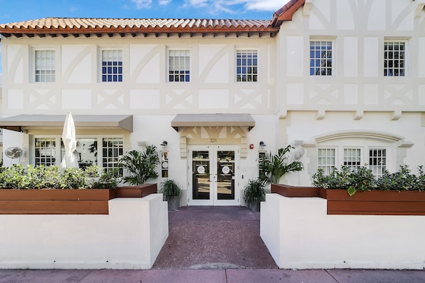 The Fifth Hotel - Miami Beach, FL