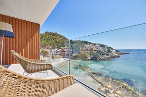 Quarto superior, vista para o mar | Terraço/pátio