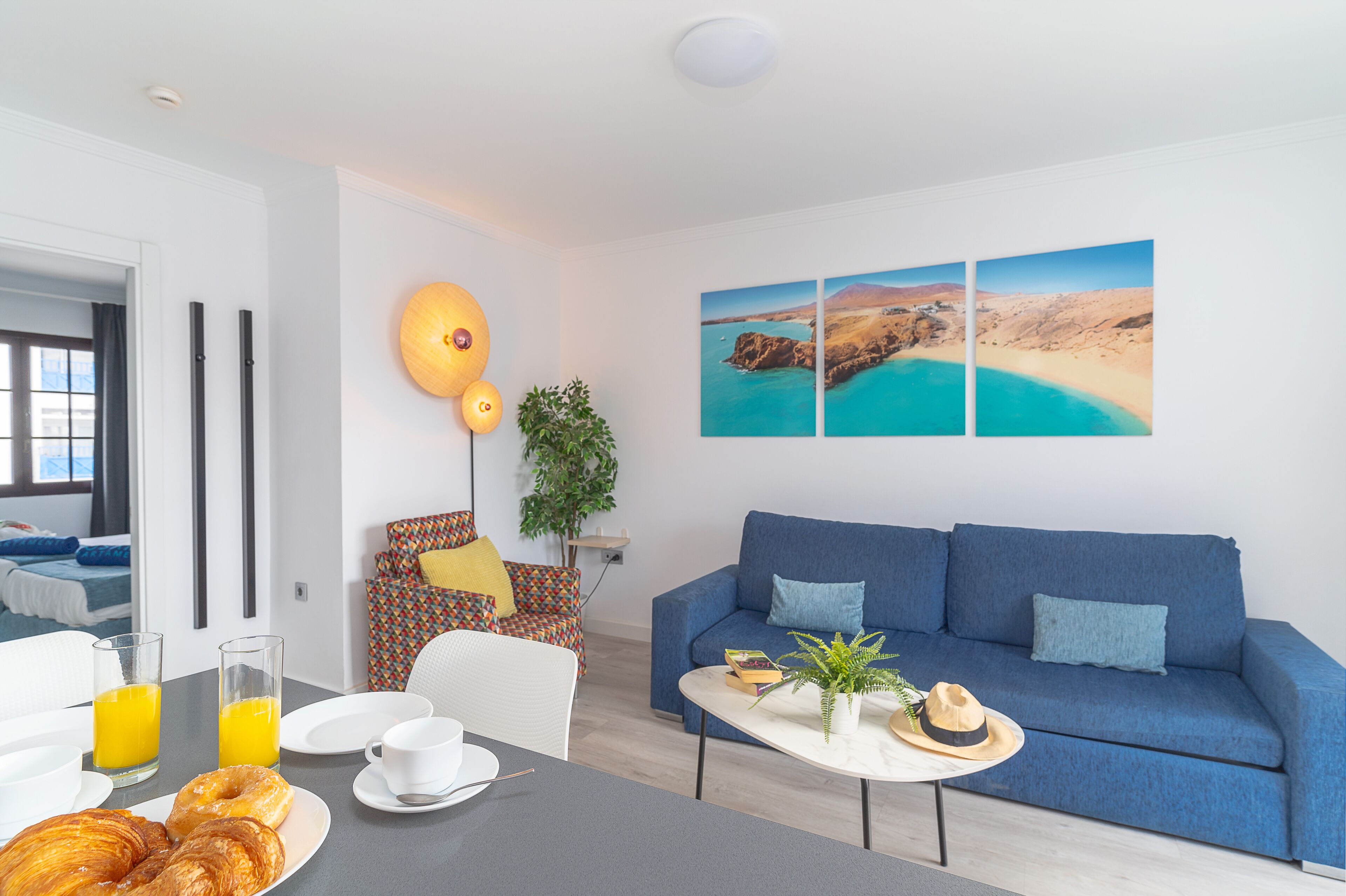 Apartamento, 1 quarto | Sala de estar | TV de ecrã plano 