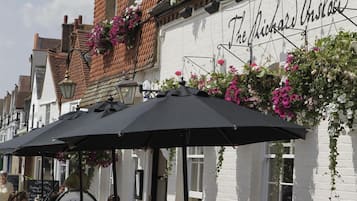 Café da manhã, almoço e jantar; culinária britânica