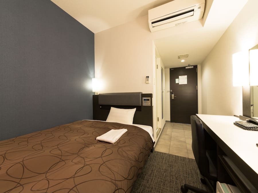 Secretária, ferro/tábua de engomar, Wi-fi grátis