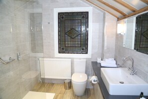 Quarto Duplo ou Twin Superior, casa de banho anexa (Upper Room) | Casa de banho