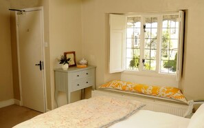 Quarto Duplo Superior, 1 cama de casal | Wi-fi grátis, roupa de cama fornecida 