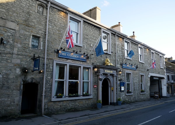 The Golden Lion - Settle