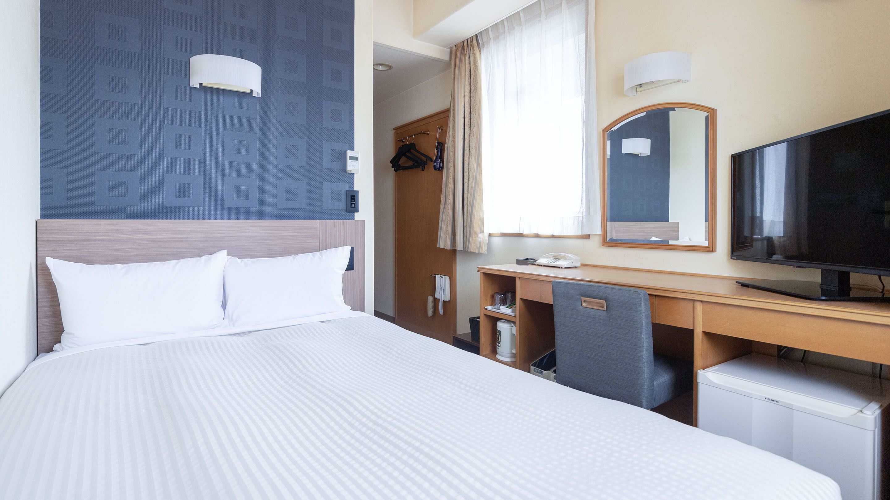 Escrivaninha, ferros/tábuas de passar roupa, Wi-Fi de cortesia