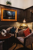 2 bares/lounges
