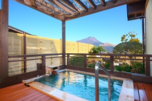 Quarto executivo, em edifício anexo (Open-Air Bath, Yumenosato Area) | Banheira de imersão