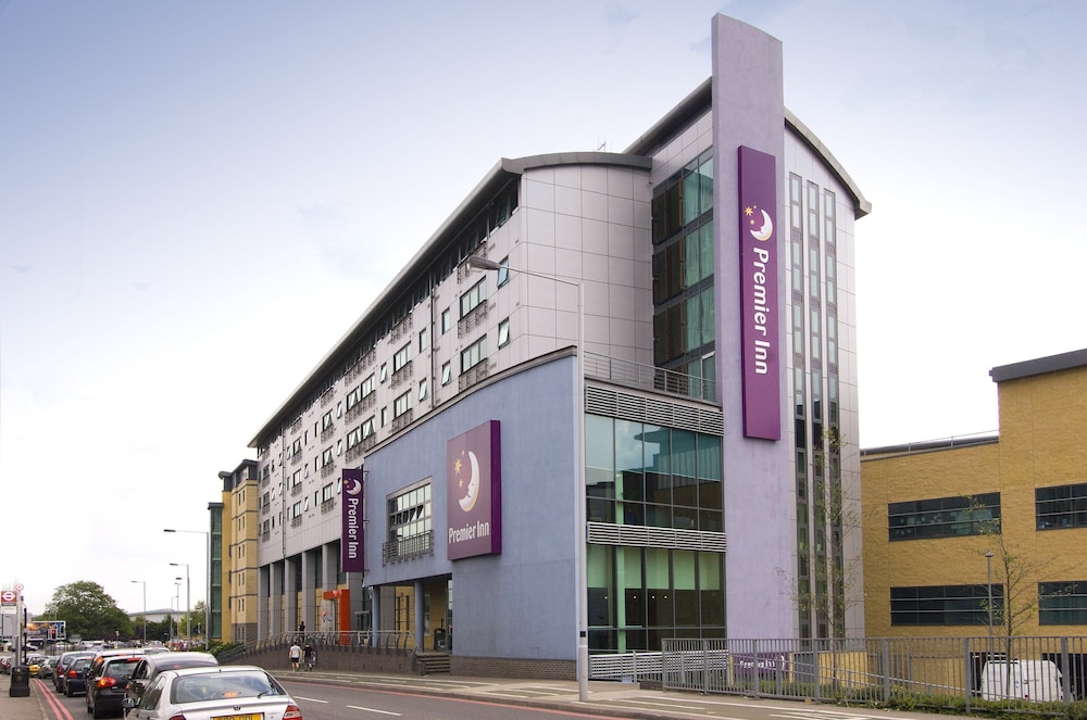 Premier Inn London Wimbledon South - London