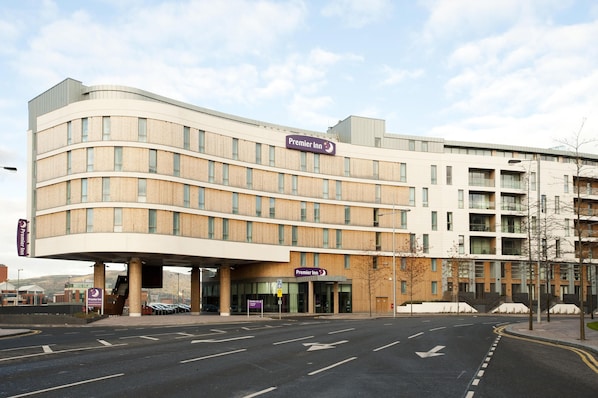 Premier Inn Belfast Titanic Quarter, Belfast: Hotel Reviews, Rooms ...
