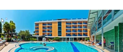 Piscina exterior sazonal