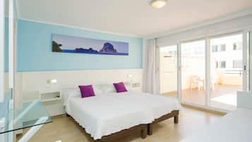 Quarto triplo | Frigobar, individualmente decorados, individualmente mobiliados