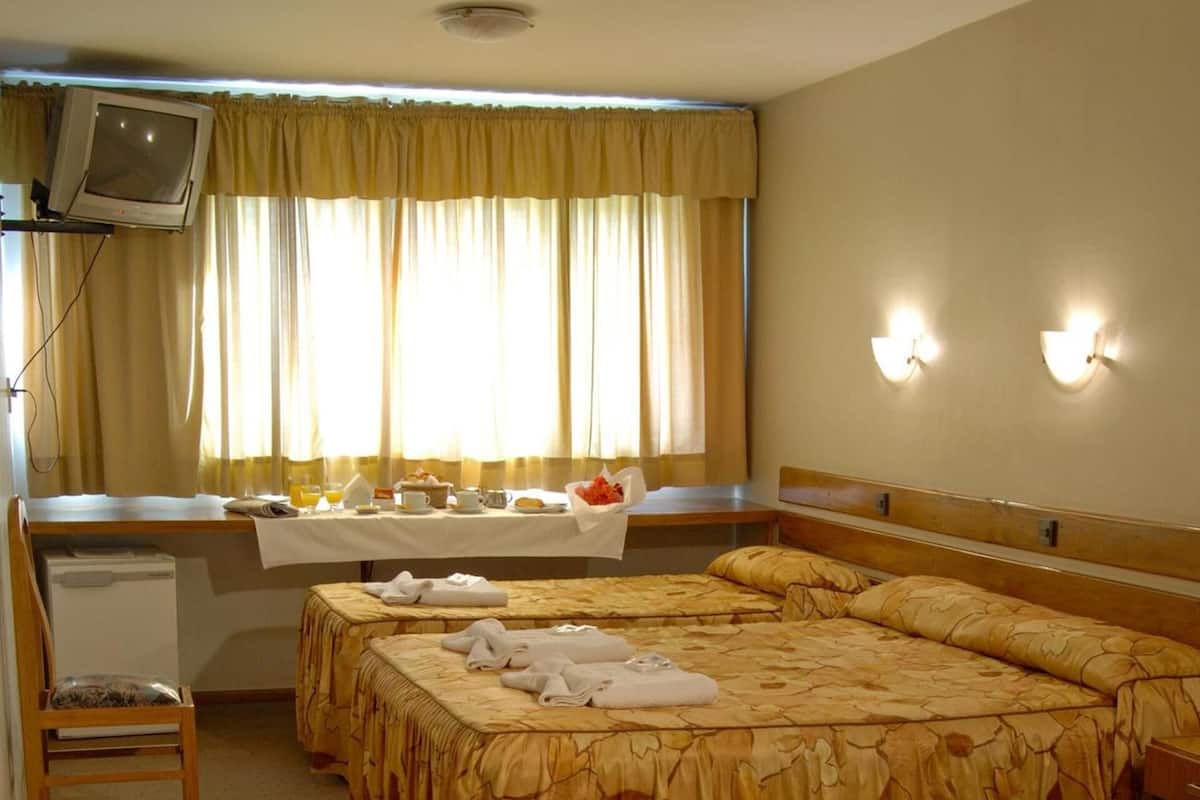 Cofre no quarto, secretária, quartos insonorizados