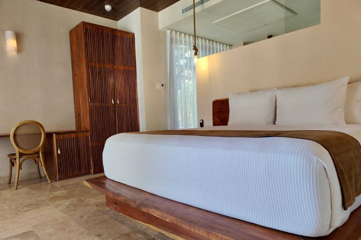 Suite Aire, Panoramic Ocean and Infinity Pool Views, Private Jacuzzi, Rooftop | Lençóis de algodĂŁo egĂpcio, roupa de alta qualidade, edredĂ”es de penas