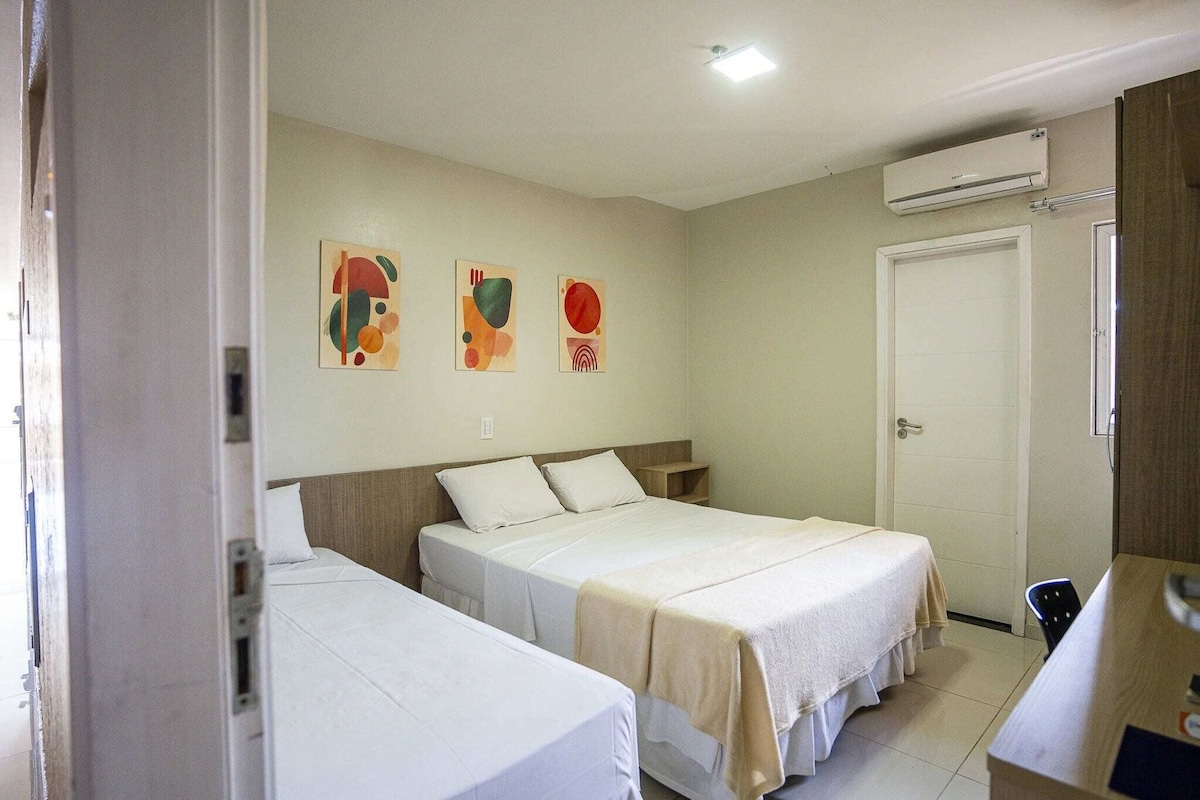 Cofre no quarto, secretária, cortinas/cortinados opacos, Wi-fi grátis 