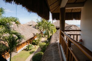 Quarto casal luxo, vista para o resort | Escrivaninha, espaço de trabalho para notebook, Wi-Fi de cortesia