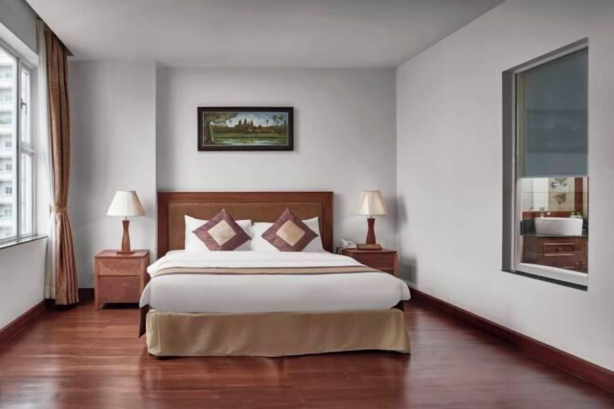 Cofre no quarto, secretária