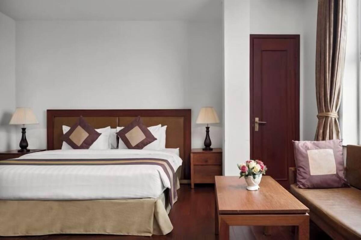 Cofre no quarto, secretária