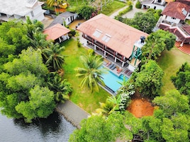 Fachada da propriedade