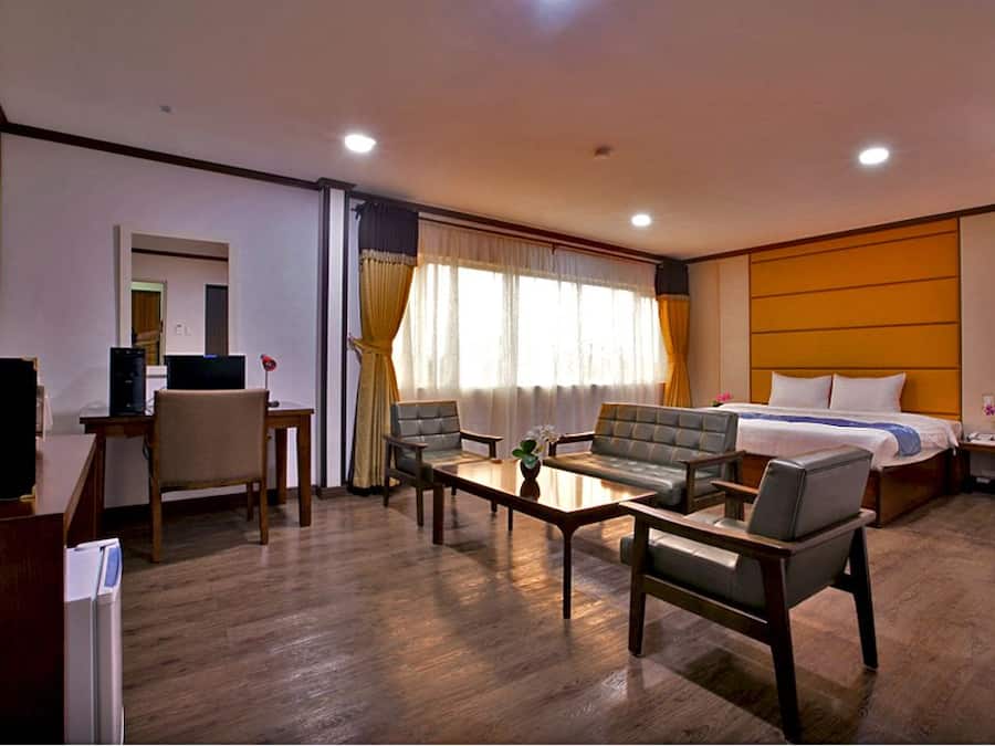 Business Room, Non Smoking | Roupa de alta qualidade, minibar, cofre no quarto, secretária