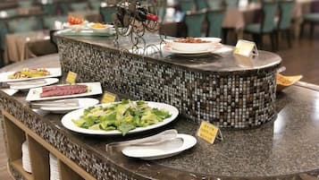 Pequeno-almoço tipo buffet diário incluído