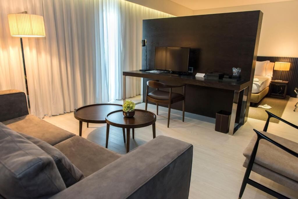 Suite Royal | Minibar, cofre no quarto, secretária, quartos insonorizados 