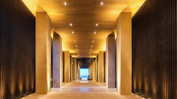 3 bares/lounges, bar ao lado da piscina