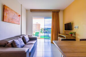 Quarto Básico | Sala de estar | Televisor de 32 polegadas com canais por cabo 