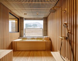 Quarto de Luxo, não fumadores | Casa de banho | Um secador de cabelo, um bidé, toalhas fornecidas, papel higiénico 