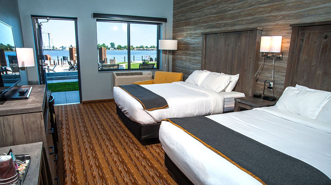 Pier B Resort, Duluth: Info, Photos, Reviews | Book at Hotels.com