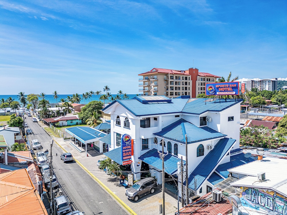 Oz Hotel & Sports Bar - Jaco