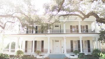 Fachada da propriedade