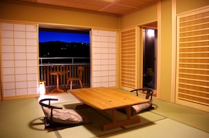 Quarto | Sala de estar | Televisor LCD de 40 polegadas com canais via satélite, televisor