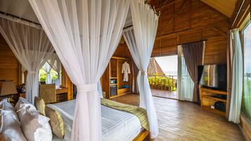 Villa, vista para o oceano | Roupa de alta qualidade, cofre com capacidade para portátil, secretária