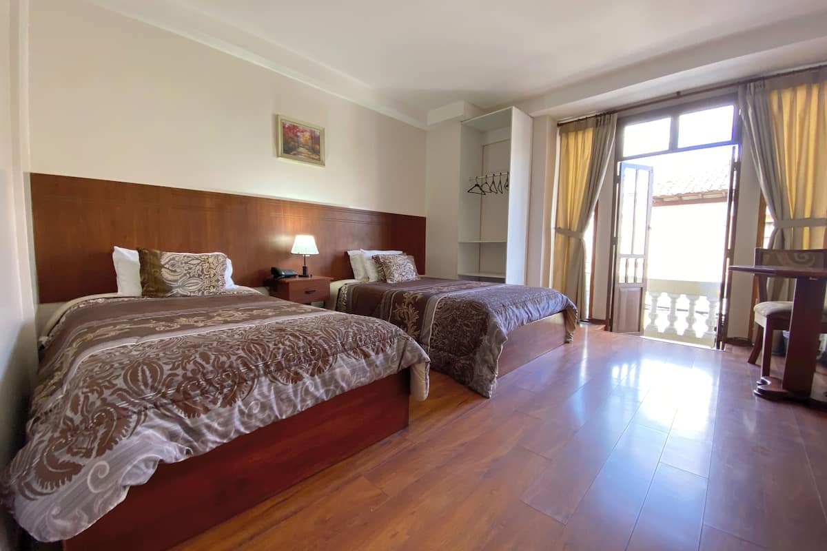 Quarto Twin | Roupa de alta qualidade, edredões de penas, camas de colchão pillowtop 