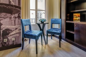 Quarto Duplo Superior | Minibar, cofre com capacidade para portátil, quartos insonorizados 