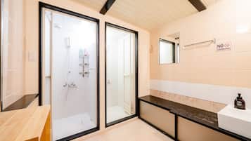 Dormitório compartilhado, em dormitório misto (Bunk Bed Type) | Comodidades do banheiro | Produtos de toalete grátis, secador de cabelo