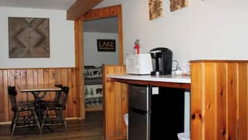 Suite Deluxe, 2 quartos, 2 casas de banho | 1 quarto, cortinas/cortinados opacos, Wi-fi grátis
